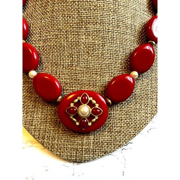 Avon | Jewelry | Vintage Avon Red Acrylic Necklace Beaded Nrt 9s Chic ...